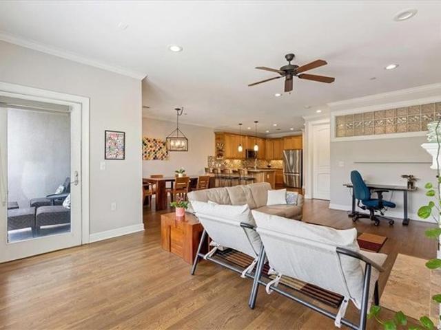 10511 Mission Rd Unit 203A, Leawood, KS 66206