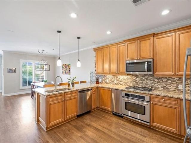 10511 Mission Rd Unit 203A, Leawood, KS 66206