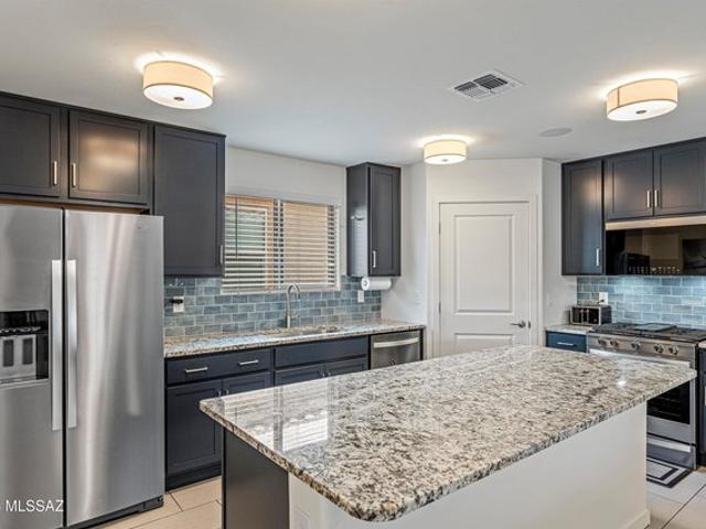 10512 W Harrigan Dr, Marana, AZ 85653
