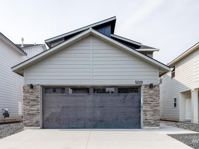 10512 W Teratai St, Star, ID 83669