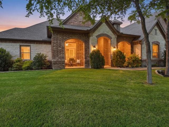 10512 Estancia Ct, Fort Worth, TX 76108