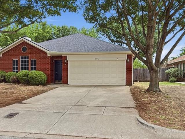 10517 Fossil Hill Dr, Fort Worth, TX 76131