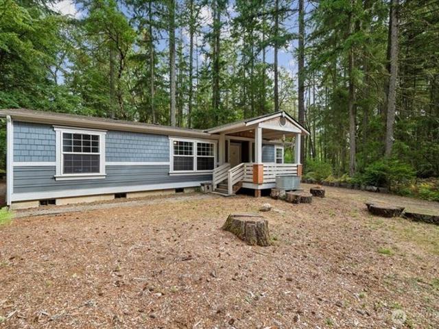 10517 Matthews Way, Anderson Island, WA 98303