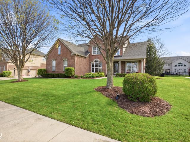 10514 Stonegate Dr, Fishers, IN 46040 | MLS #22094 | Compass