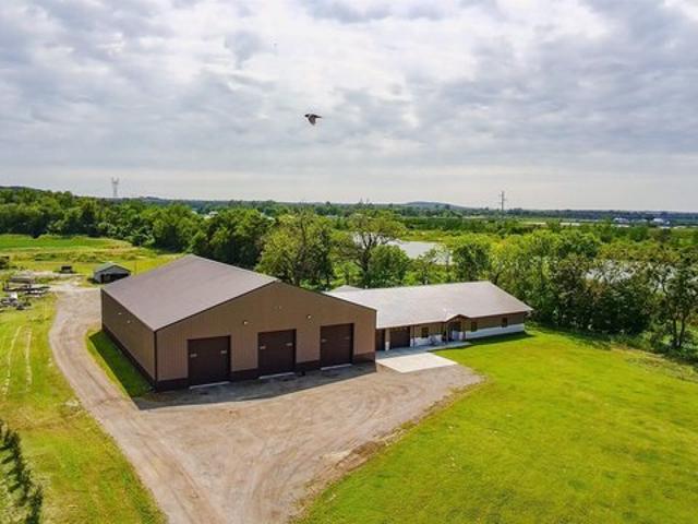 10515 Whitney Rd, Springfield, NE 68059