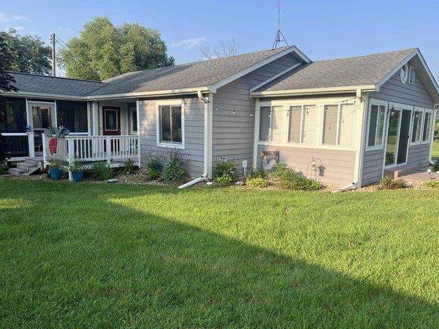 10515 Old Y Rd, Mazomanie, WI 53560