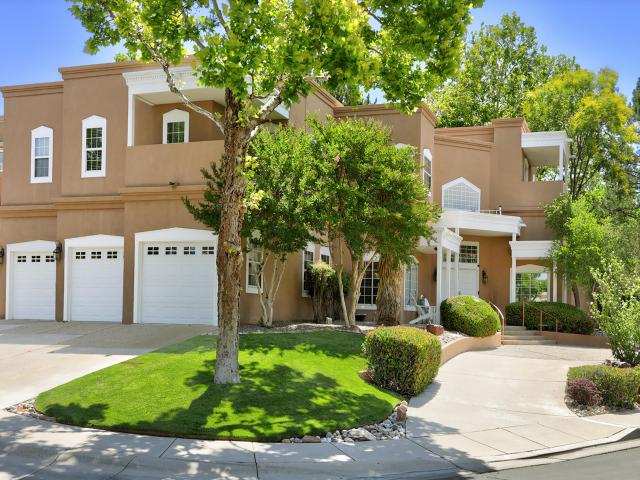 10515 Royal Troon NE