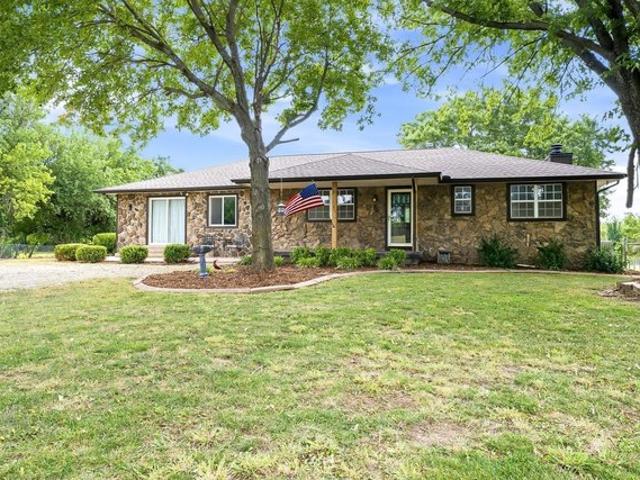 10518 SW Tawakoni Rd, Augusta, KS 67010