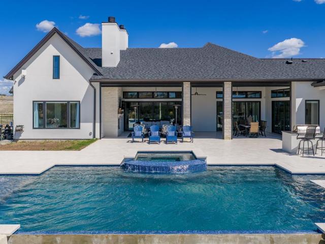 1051 N Cattlemans Xing Dr, Kerrville, TX 78028 | MLS #1965