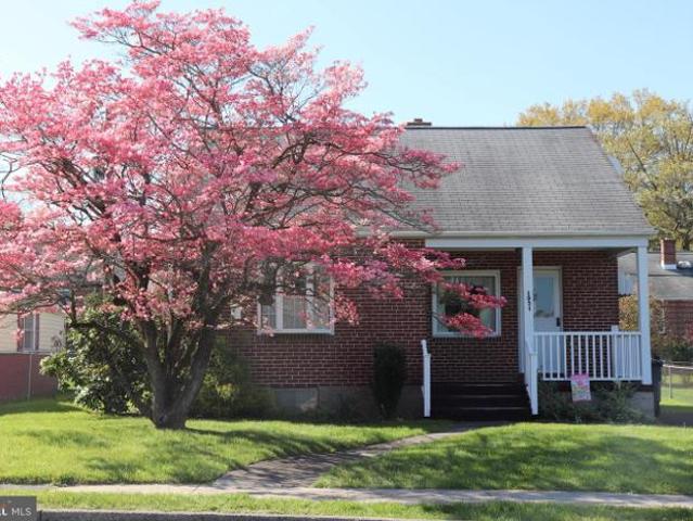 1051 N Adams St, Pottstown, PA 19464