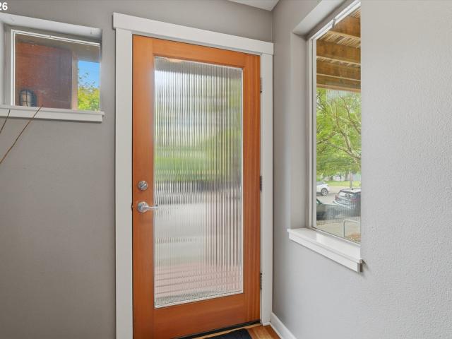 1051 N Fremont ST