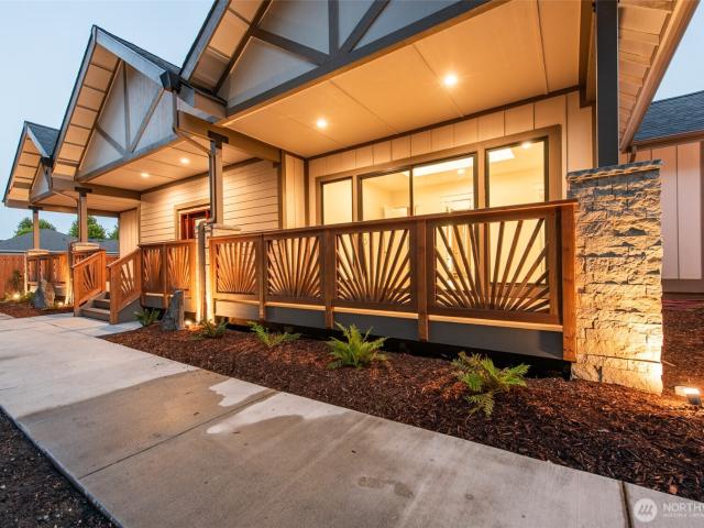1051 N Lindsay Lane
