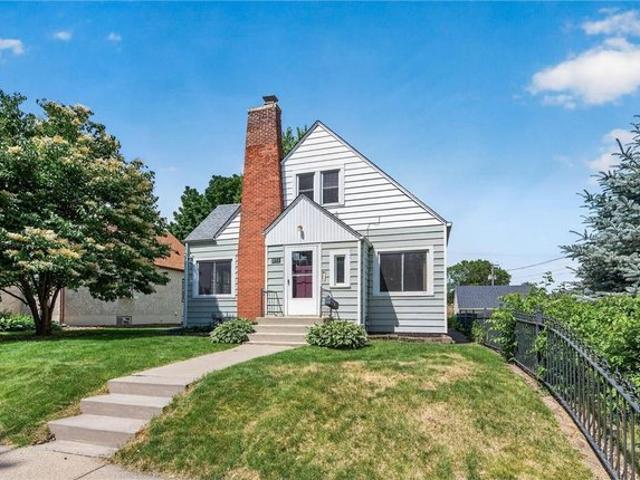 1051 Ottawa Ave, West Saint Paul, MN 55118
