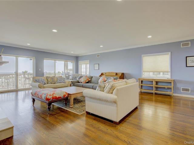 1051 Oceanfront 6
