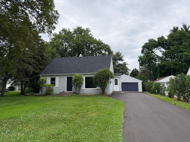 1051 Burke Ave W, Roseville, MN 55113
