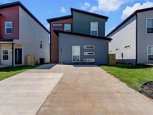 1051 Boardwalk Ave, Bentonville, AR 72713