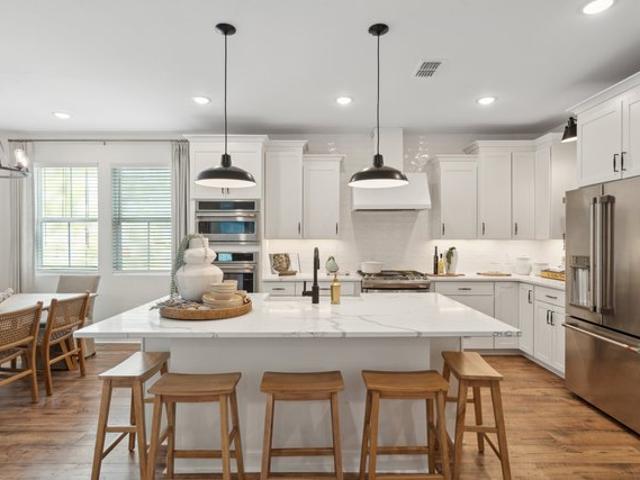 1051 Boyington Dr, Hollywood, SC 29449