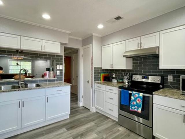 1051 Country Club Dr, Unit 18