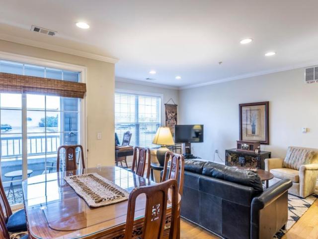 1051 glenwood station ln 104