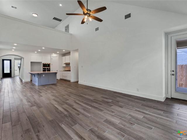 1051 Lime Gruene