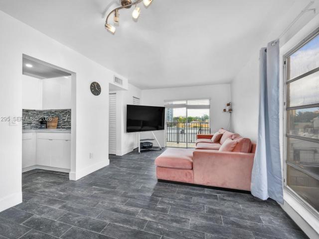 1051 SW 1st St, Unit 401, Miami, FL 33130 | MLS #A12011