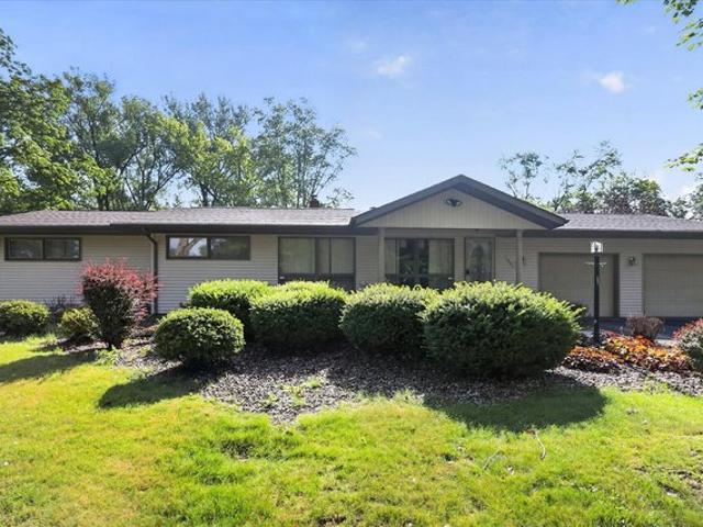 1051 Sylvan Rd, Benton Harbor, MI 49022