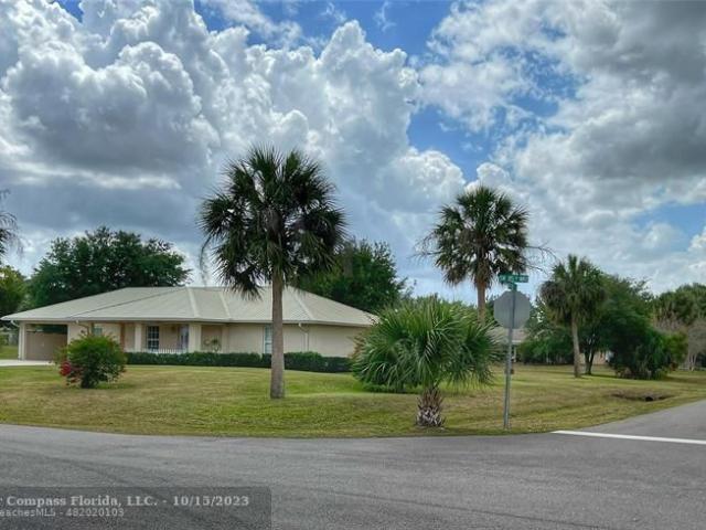 1051 Southwest 85th Way, 3 beds, 2 full baths