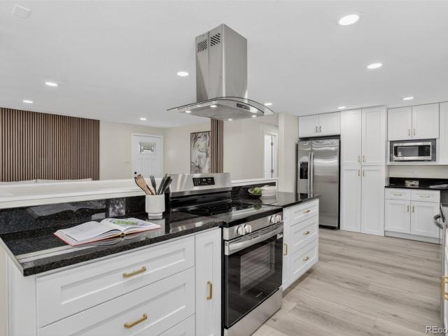 10523 W 62nd Place