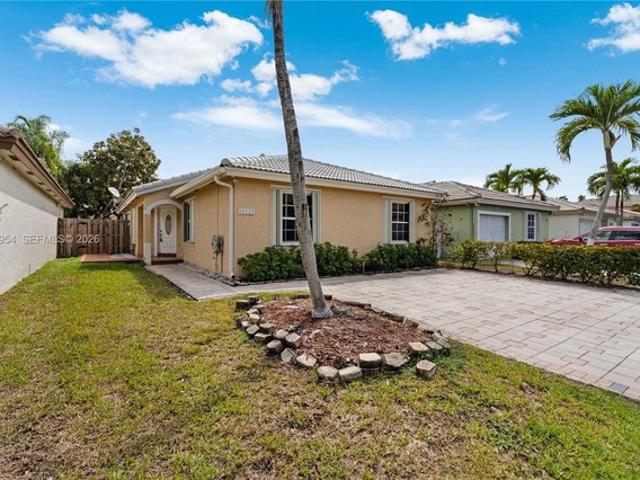 10523 SW 161st Pl, Miami, FL 33196