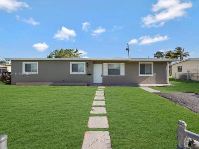 10520 149th St SW, Miami, FL 33176