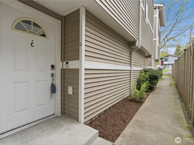 10520 Whitman Ave N, Unit C, Seattle, WA 98133 | MLS #2514