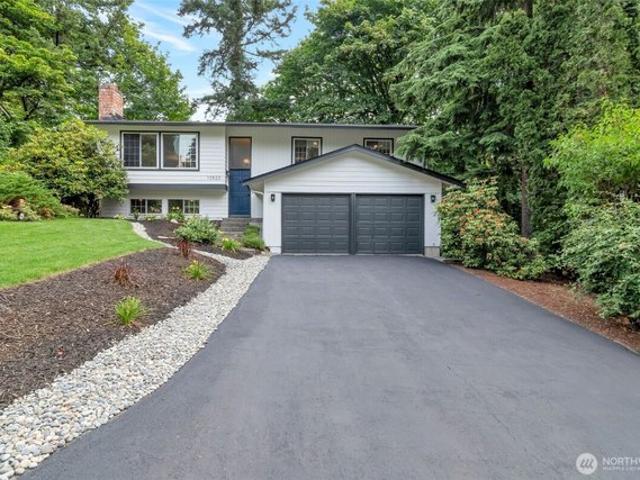 10520 NE 136th Pl, Kirkland, WA 98034