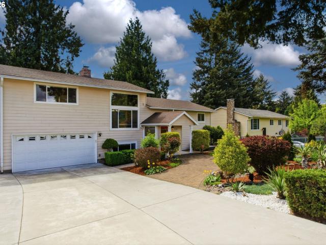 10520 NE Siskiyou St, Portland, OR 97220 | MLS #524991 | Compass