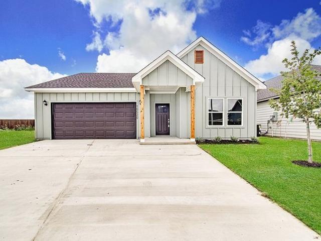 10520 Ruffin Dr, Fort Worth, TX 76131