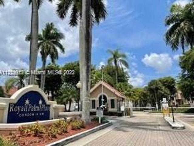 10521 157th Pl SW #202, Miami, FL 33196