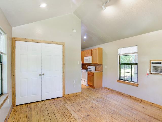 10521 Tanyard Road SM