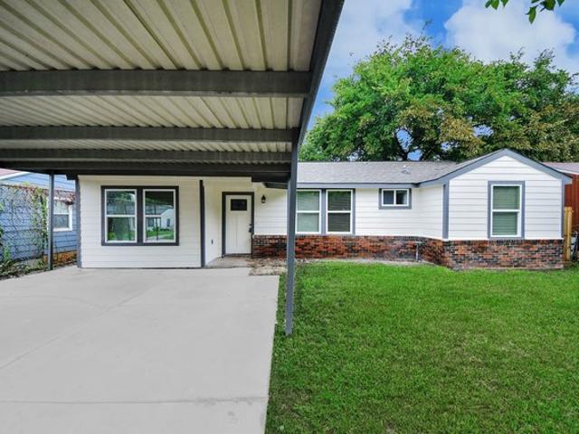 10521 Chesterfield Dr, Houston, TX 77051