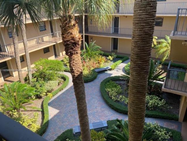 10525 112th Ave SW #212, Miami, FL 33176
