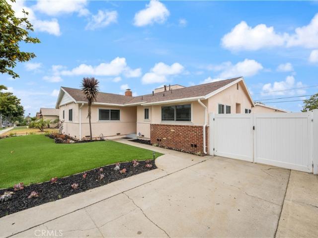 10525 S 4th Ave, Inglewood, CA 90303 | MLS #PV26088 | Compass