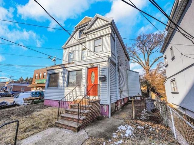 1052 McLean Ave, Yonkers, NY 10704