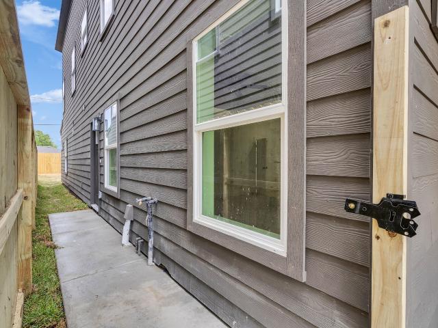 1052 North Lane A/B