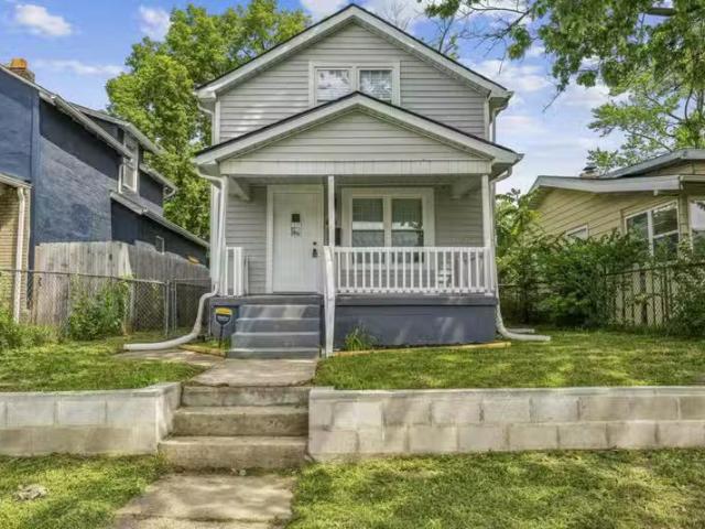 1052 OLMSTEAD AVE, COLUMBUS, OH 43201 Single Family Residence.