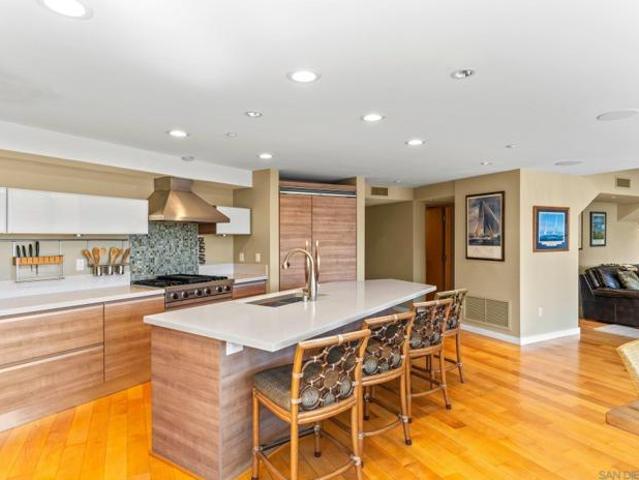 1052 Anchorage Ln, San Diego, CA 92106