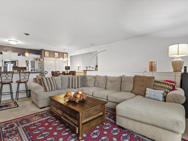 1052 Bedford Ct, Unit 201