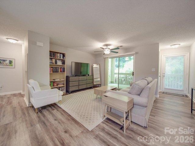 1052 Churchill Downs Ct Apt I, Charlotte, NC 28211