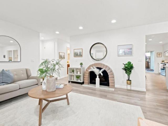 1052 Delna Manor Lane 1052