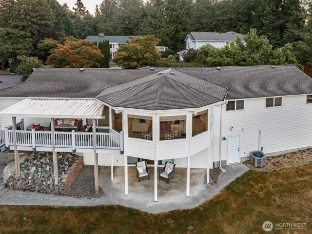 1052 E Robinhood Drive