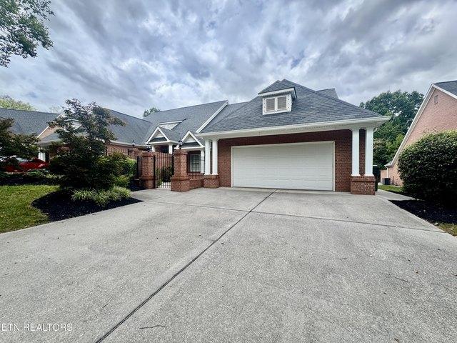 1052 Fine Glen Dr, Sevierville, TN 37862