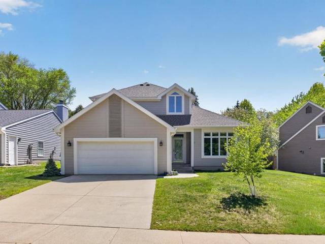 1052 Foxcroft Cir SW, Rochester, MN 55902