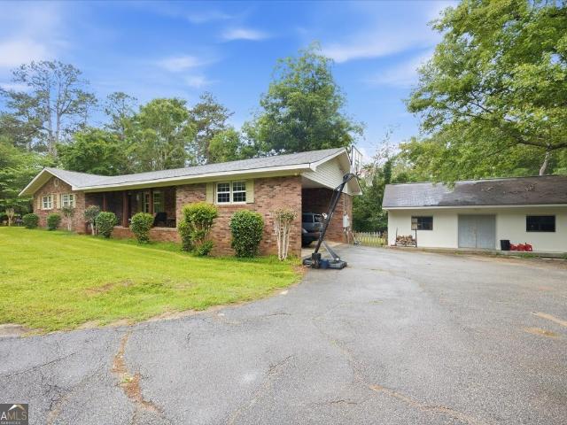 1052 Howard Roberts Road